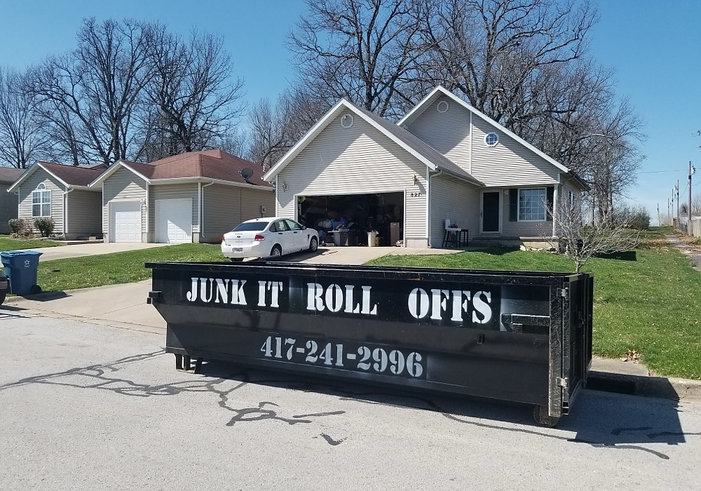 Benefits of Choosing Local Dumpster Rental Services | Junk It Roll Offs